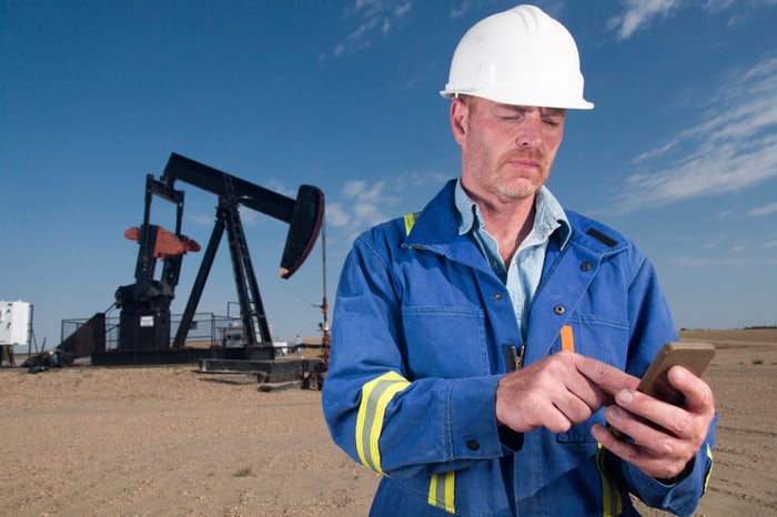 Comparing Chevron and Occidental Petroleum: Which Energy Stock Reigns ...